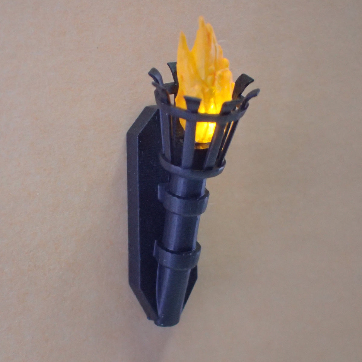 Medieval wall torch, 1/24th scale – Laser Shrink Ray Minis